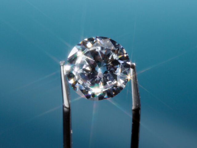 Revolutionizing the Diamond Industry with Lab Grown Diamonds (2024 ...